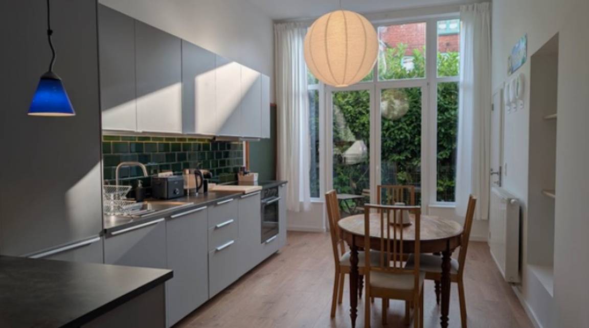 76 M² Appartement ∙ 2 Chambres ∙ 4 Personnes - Etterbeek