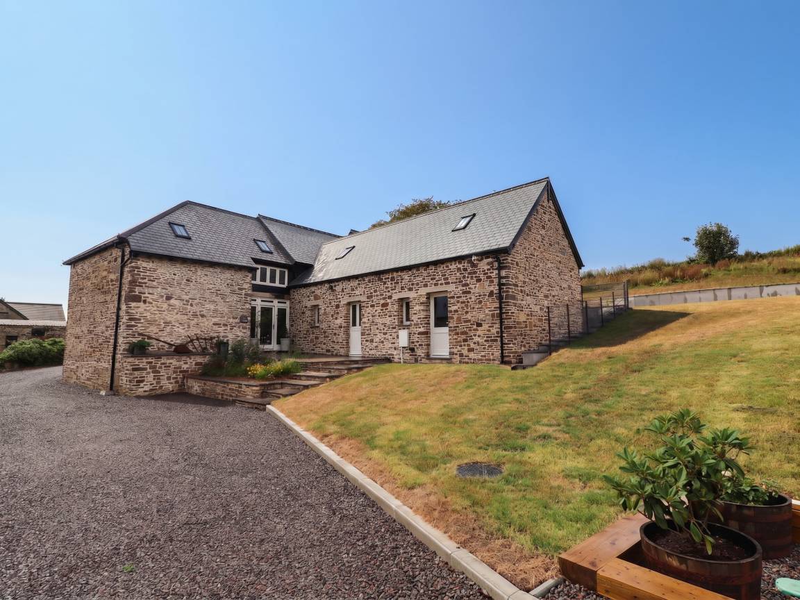 Cottage ∙ 6 Bedrooms ∙ 12 Guests - North Devon District