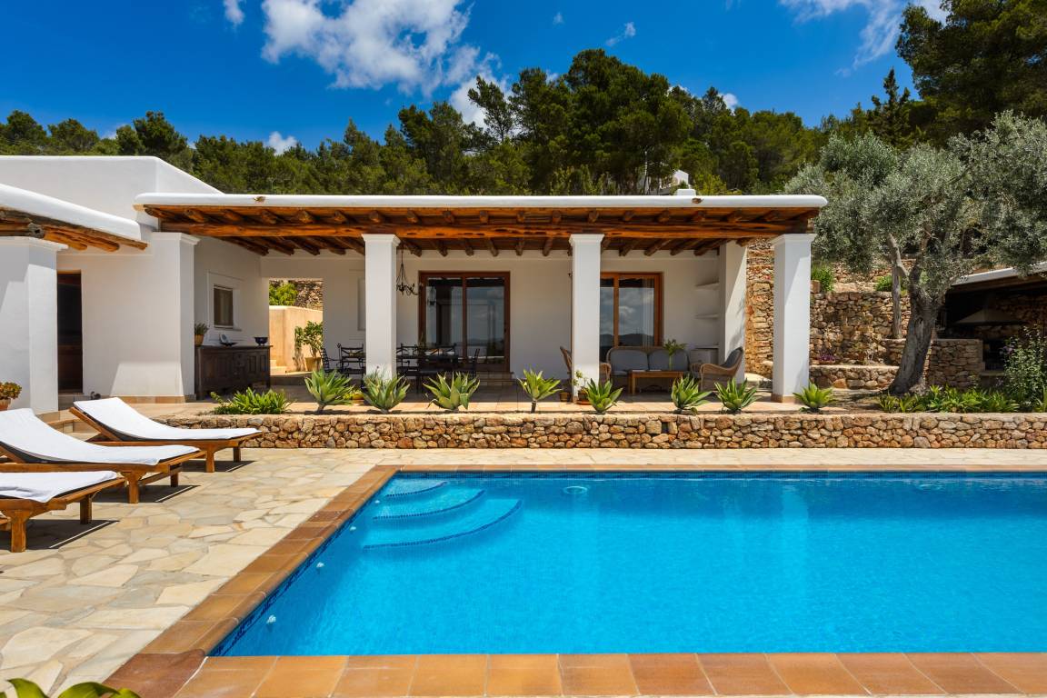 300 M² Villa ∙ 5 Habitaciones ∙ 10 Huéspedes - Cala Boix