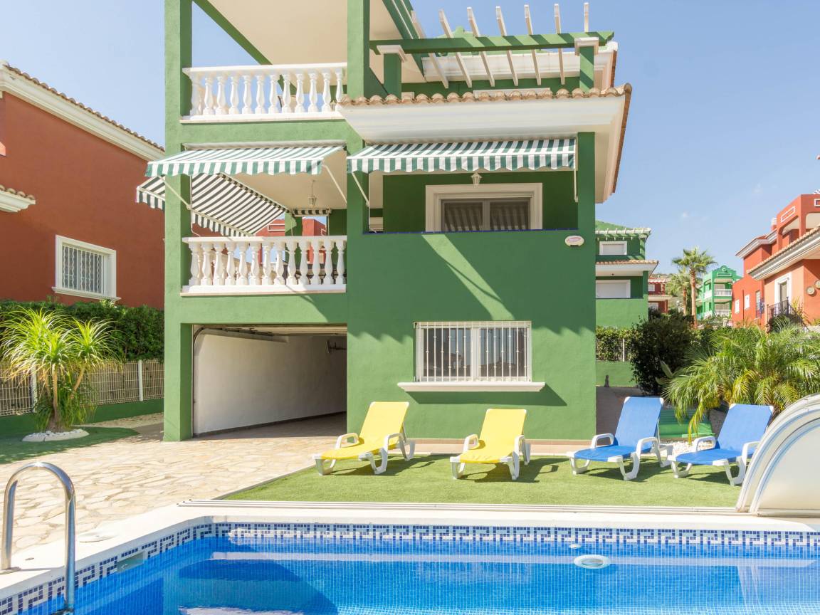 127 M² House ∙ 4 Bedrooms ∙ 9 Guests - Peniscola