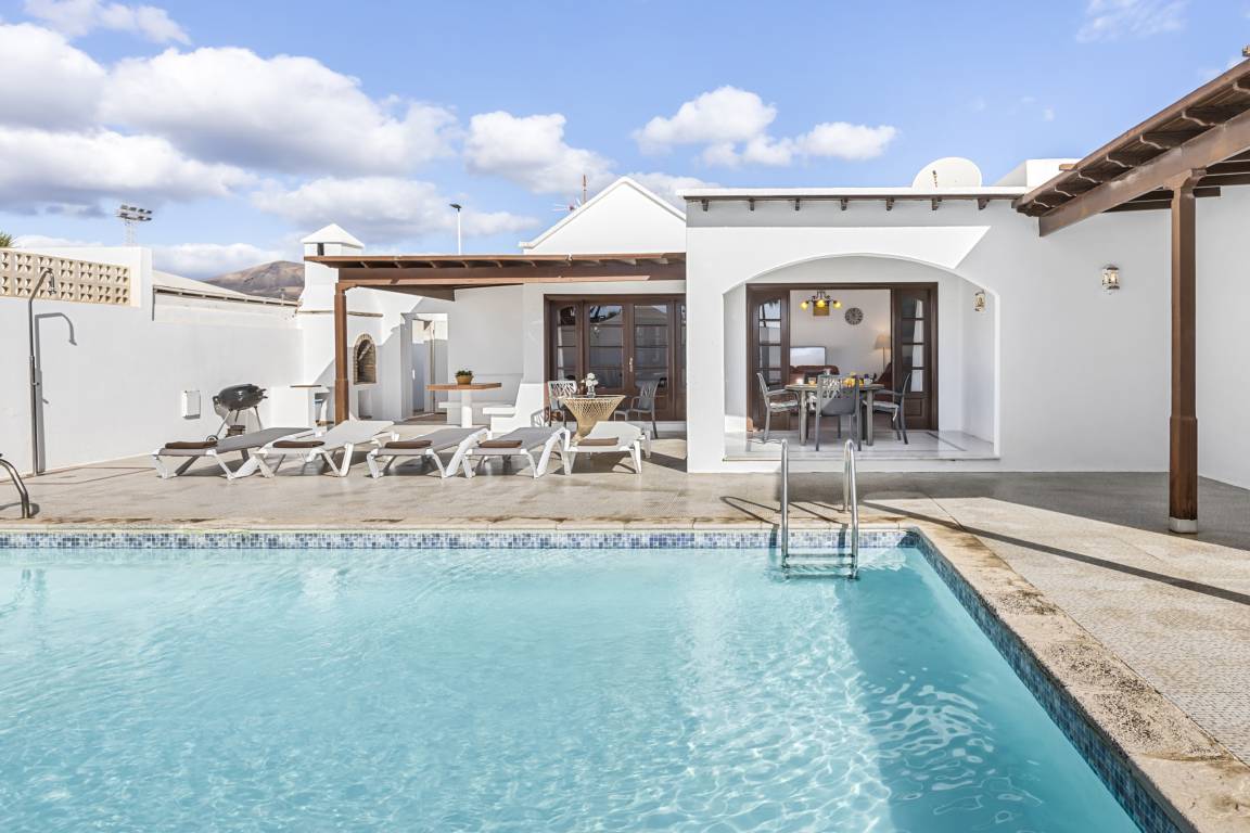 120 M² Villa ∙ 3 Bedrooms ∙ 6 Guests - Puerto del Carmen