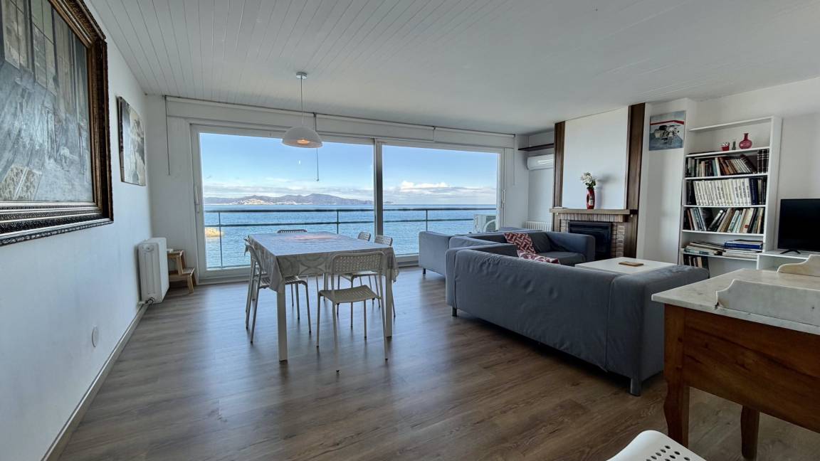 115 M² Apartamento ∙ 4 Habitaciones ∙ 8 Huéspedes - La Escala