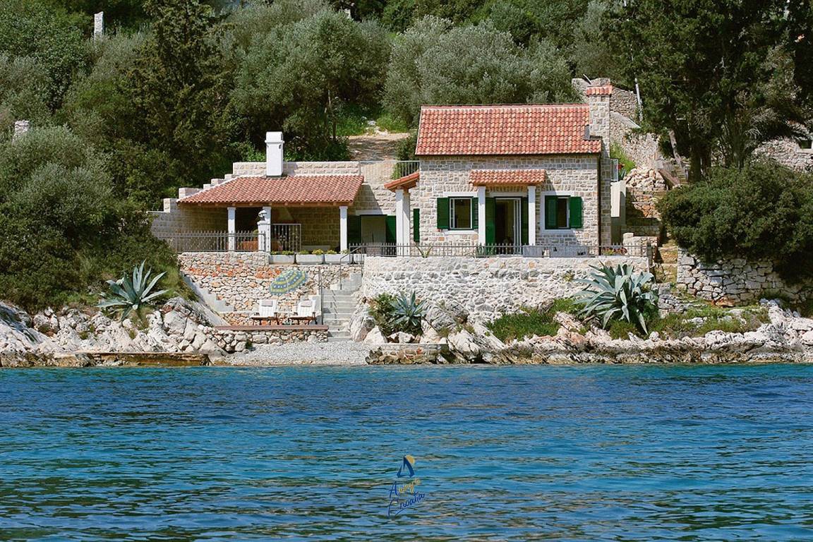 100 M² House ∙ 2 Bedrooms ∙ 6 Guests - Hvar