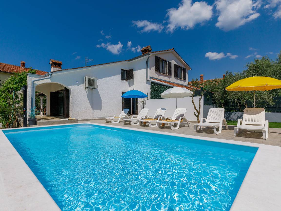 200 M² House ∙ 4 Bedrooms ∙ 8 Guests - Poreč