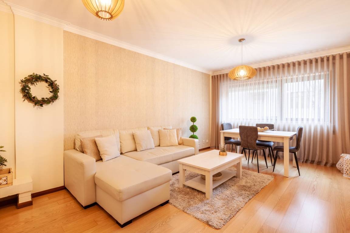 80 M² Apartamento ∙ 2 Quartos ∙ 5 Hóspedes - Guimarães