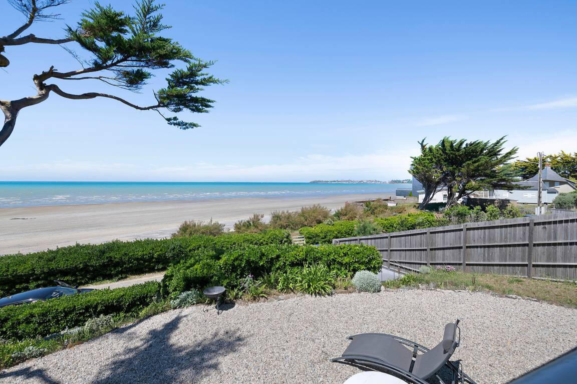 184 M² Villa ∙ 3 Bedrooms ∙ 6 Guests - Jullouville
