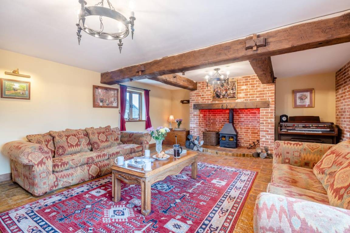 Cottage ∙ 6 Bedrooms ∙ 12 Guests - Kessingland