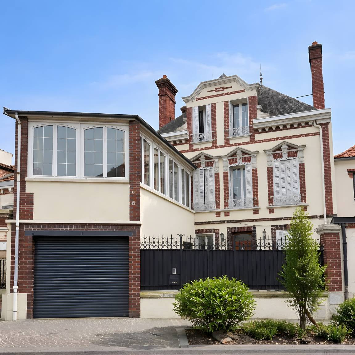 190 M² Maison De Vacances ∙ 5 Chambres ∙ 10 Personnes - Sens