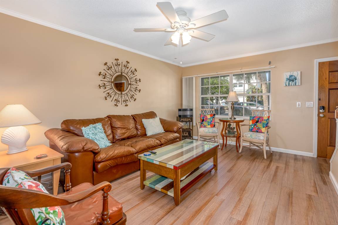 101 M² House ∙ 2 Bedrooms ∙ 4 Guests - New Smyrna Beach, FL