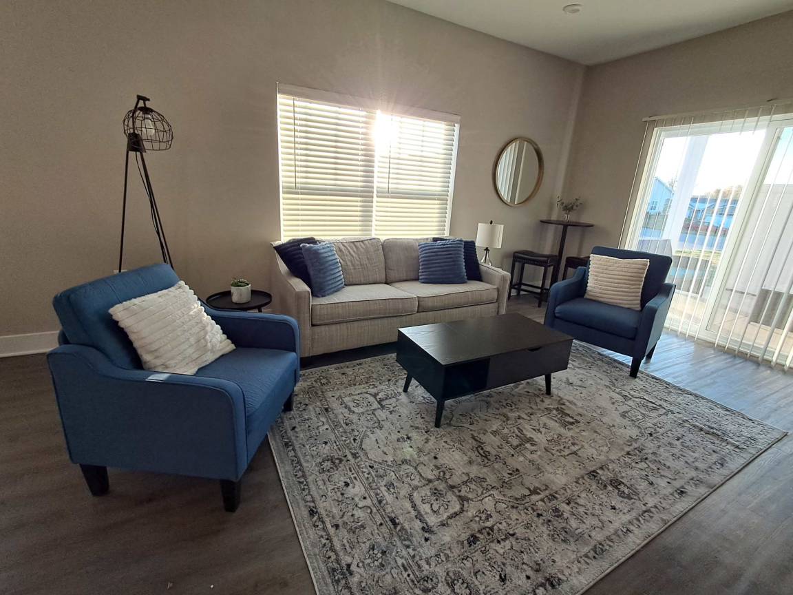 135 M² Ferienwohnung ∙ 2 Schlafzimmer ∙ 6 Gäste - Wyoming, MI