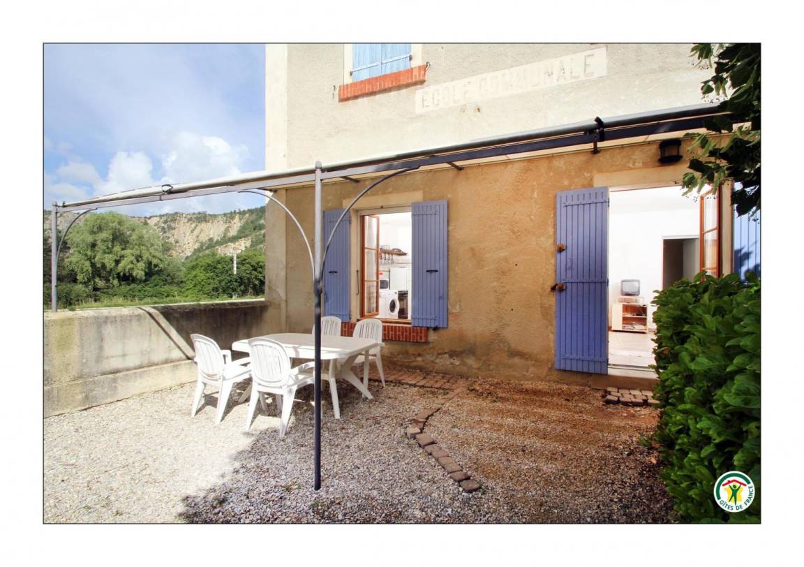 54 M² Gîte ∙ 2 Chambres ∙ 6 Personnes - La Motte-Chalancon