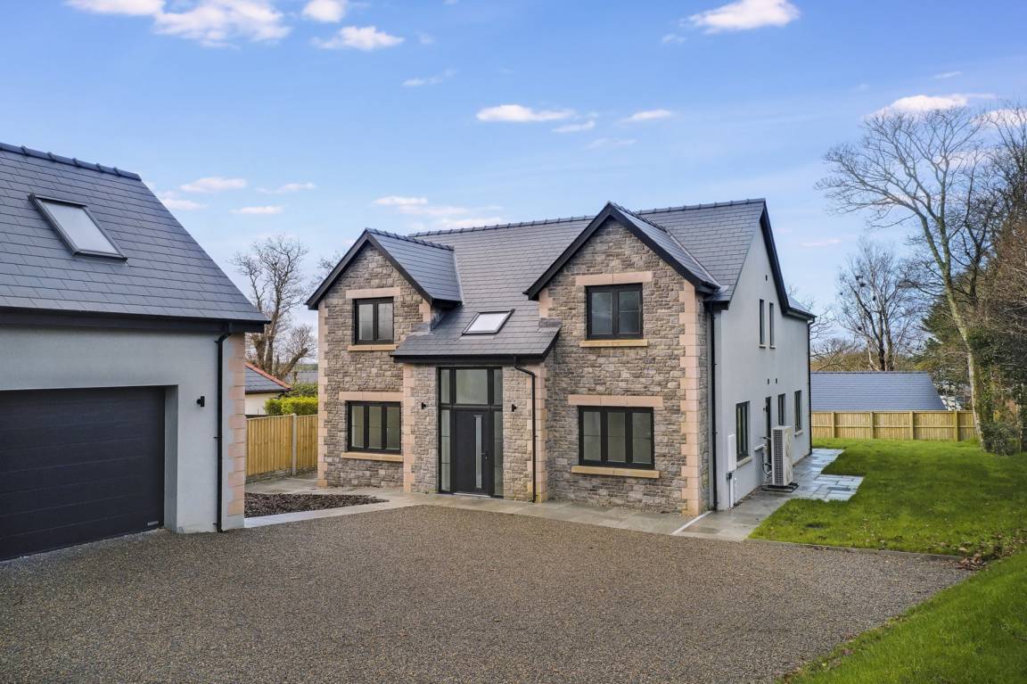 Cottage ∙ 5 Bedrooms ∙ 12 Guests - Milford Haven