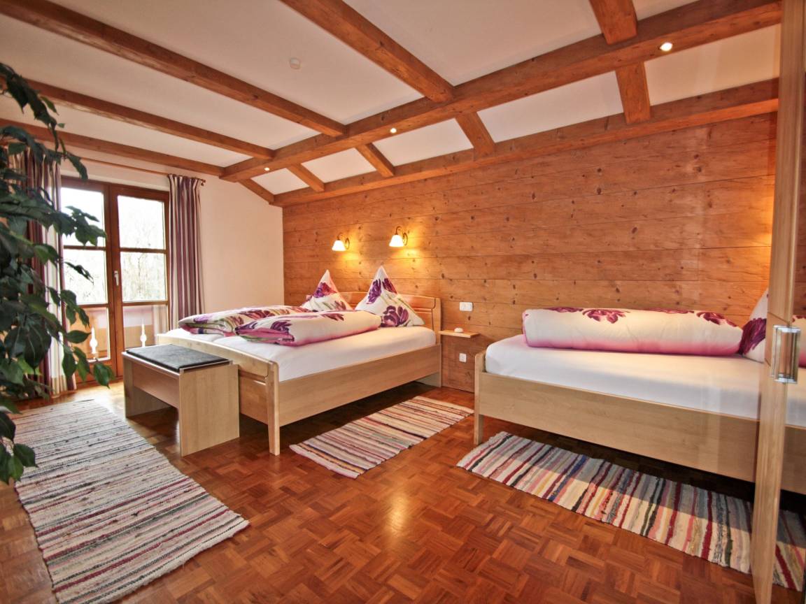 73 M² Ferienwohnung ∙ 2 Schlafzimmer ∙ 5 Gäste - Grassau