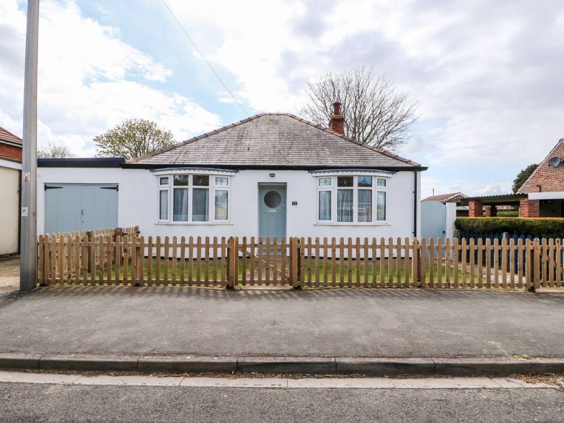 Cottage ∙ 3 Bedrooms ∙ 6 Guests - Sutton on Sea