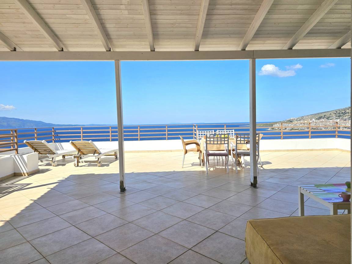 130 M² Appartement ∙ 3 Chambres ∙ 8 Personnes - Saranda