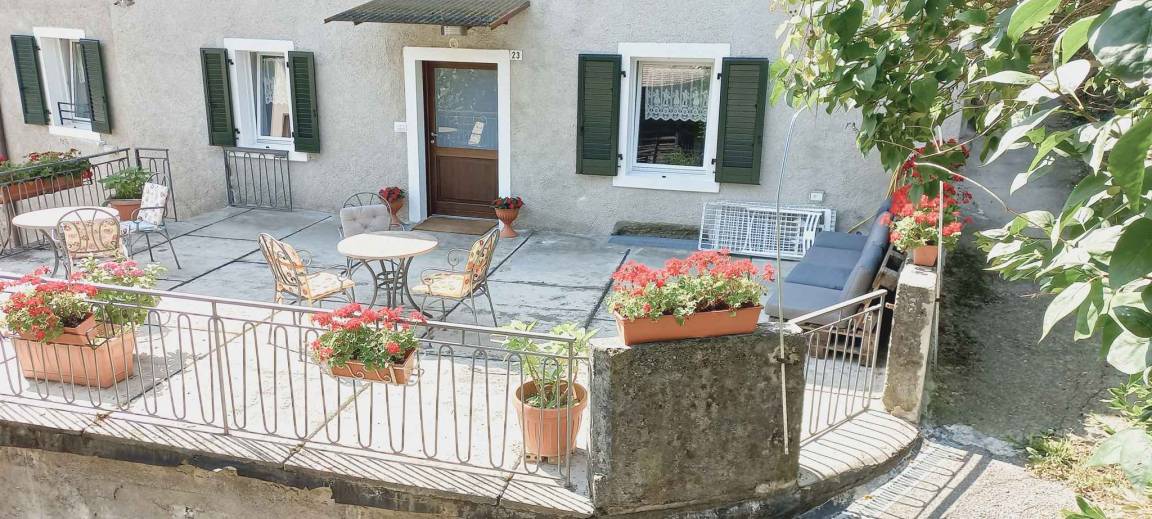 70 M² Huis ∙ 2 Slaapkamers ∙ 6 Gasten - Comano