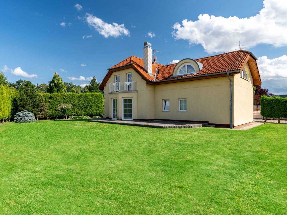 260 M² House ∙ 4 Bedrooms ∙ 8 Guests - Praha