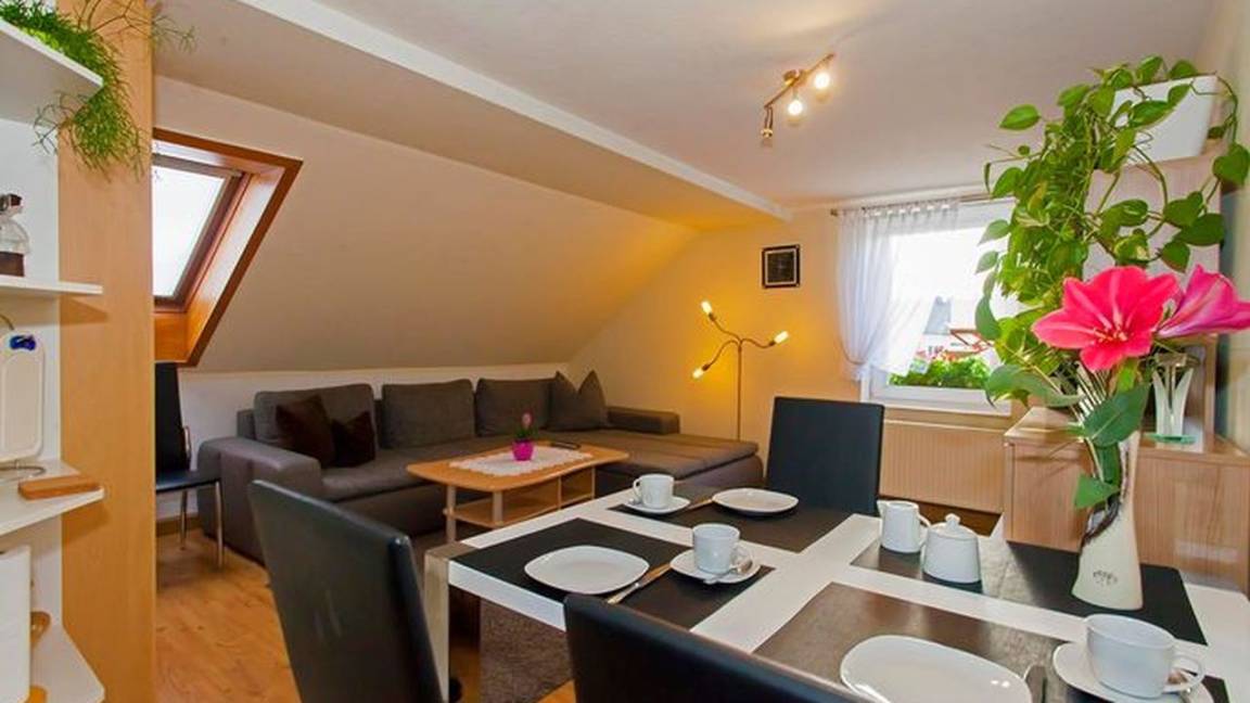 30 M² Ferienwohnung ∙ 1 Schlafzimmer ∙ 2 Gäste - Auerbach/Vogtland