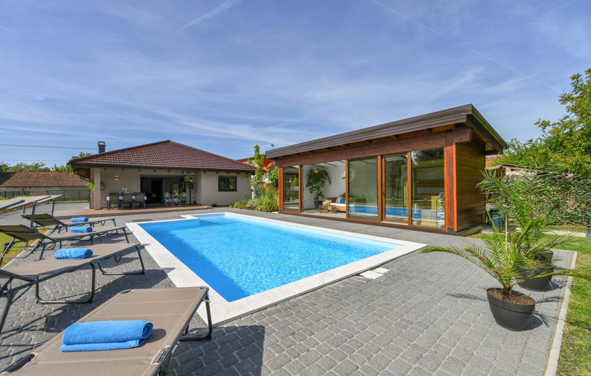 110 M² House ∙ 2 Bedrooms ∙ 6 Guests - Varasd