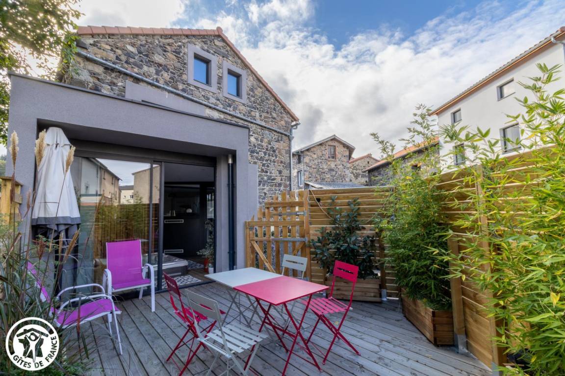 65 M² Gîte ∙ 2 Chambres ∙ 4 Personnes - Puy-de-Dôme