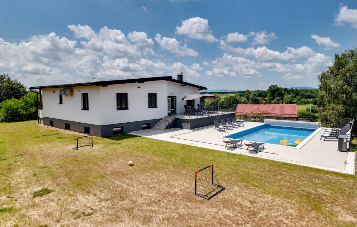135 M² House ∙ 3 Bedrooms ∙ 6 Guests - Vrbovec