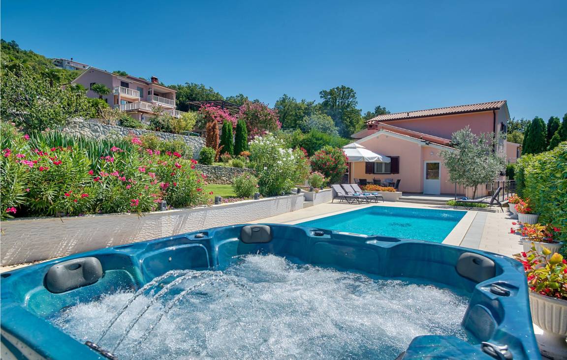 130 M² House ∙ 3 Bedrooms ∙ 8 Guests - Rabac