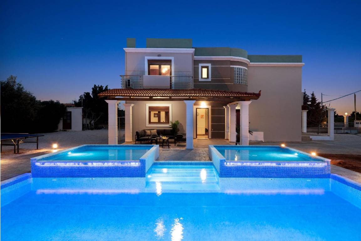 240 M² House ∙ 5 Bedrooms ∙ 10 Guests - Faliraki