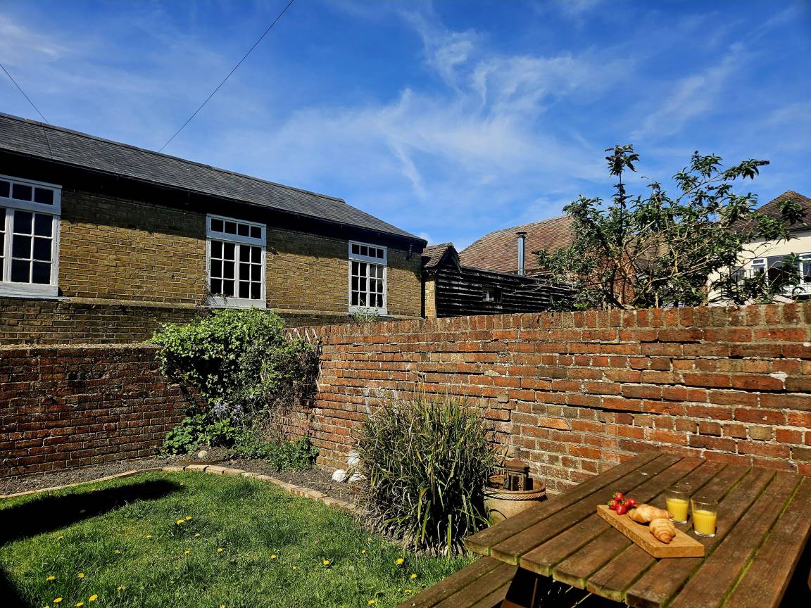 Cottage ∙ 2 Bedrooms ∙ 8 Guests - Hythe