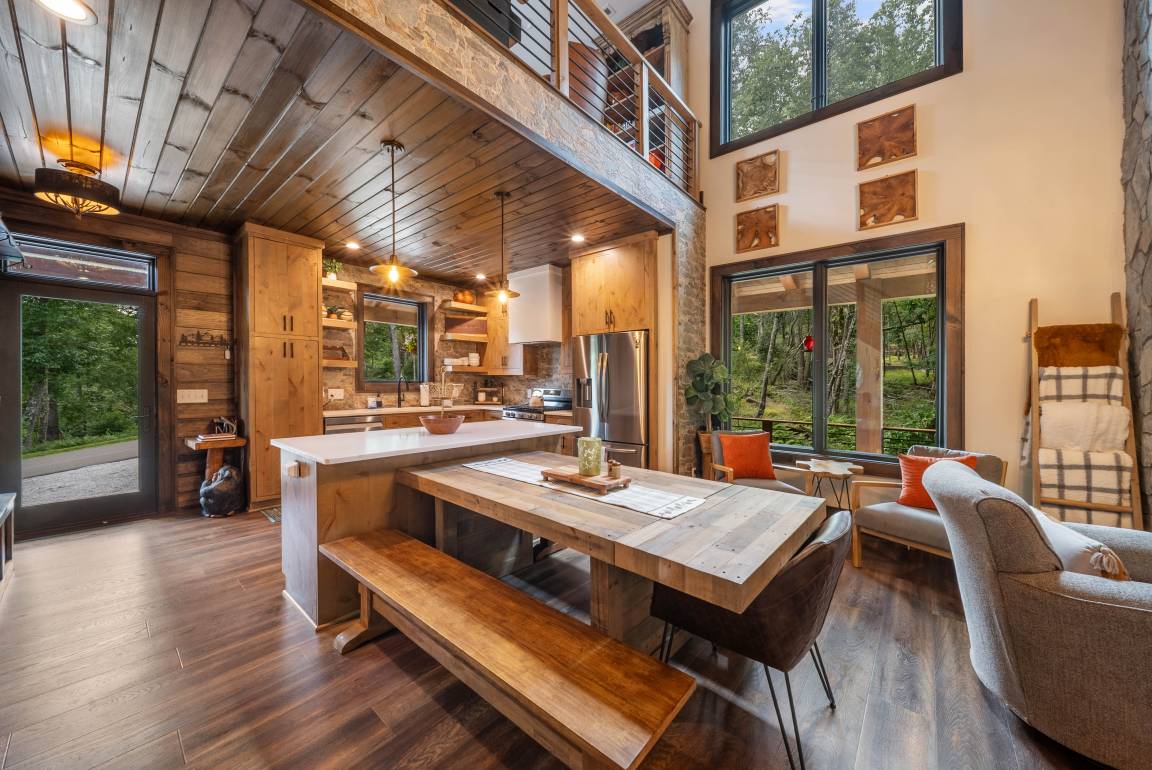 Cabin ∙ 4 Bedrooms ∙ 12 Guests - Beech Mountain, NC