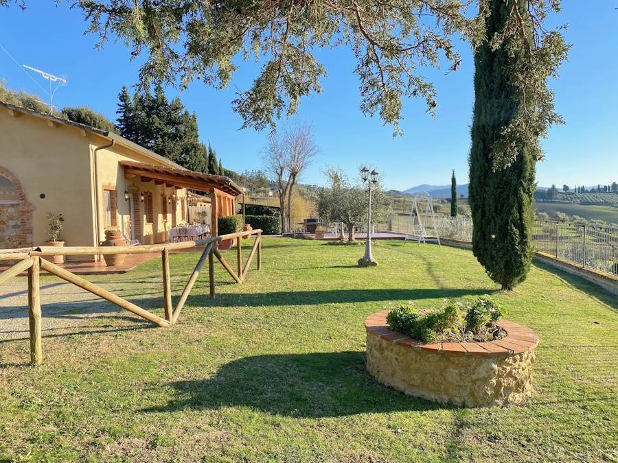 375 M² Farmhouse ∙ 11 Bedrooms ∙ 22 Guests - Tuscany
