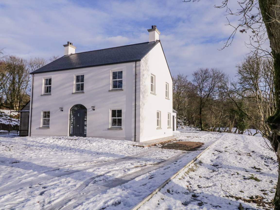 Cottage ∙ 3 Bedrooms ∙ 5 Guests - Ballymena