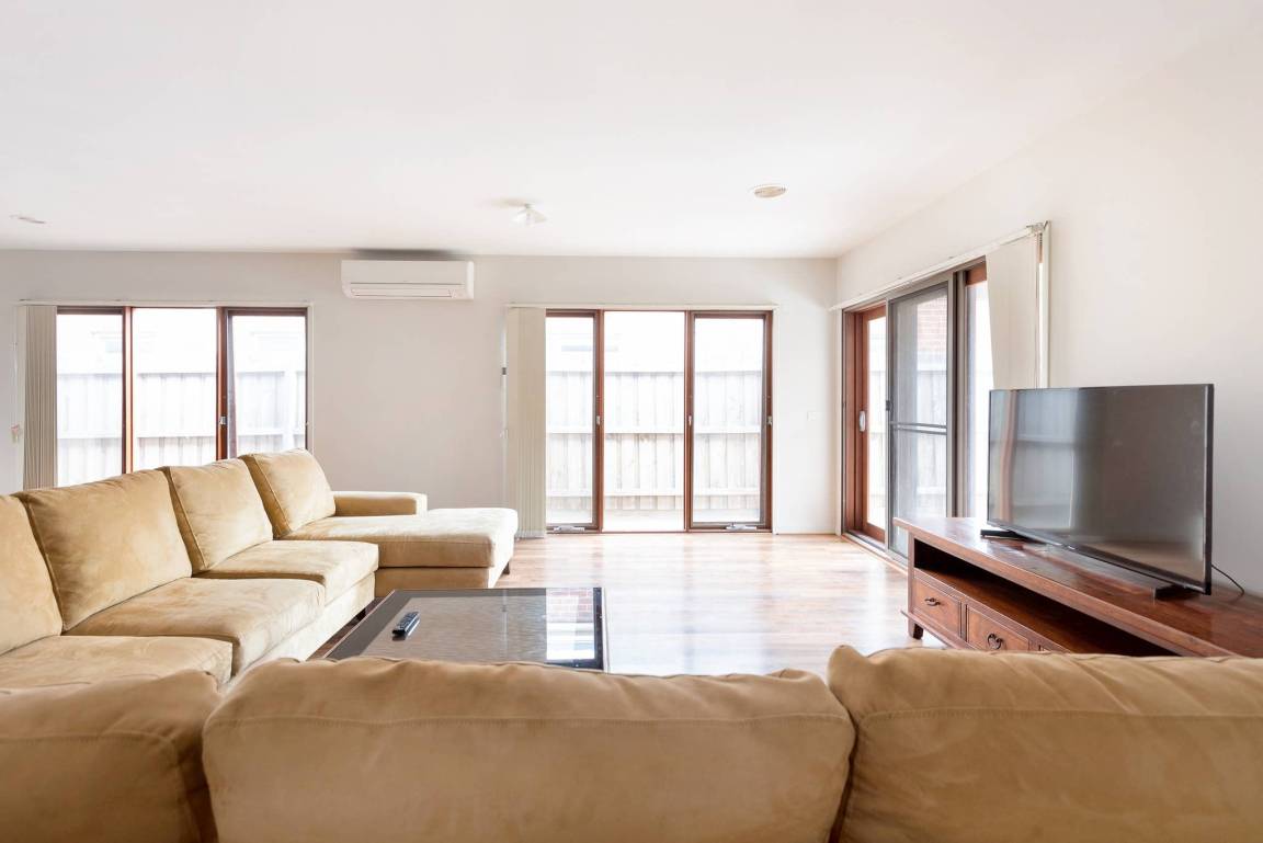 476 M² House ∙ 5 Bedrooms ∙ 8 Guests - Werribee