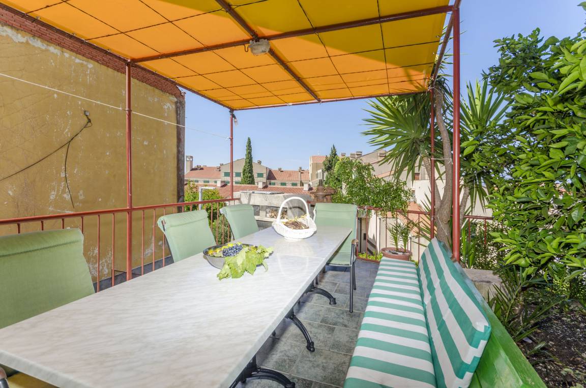 130 M² Appartement ∙ 4 Slaapkamers ∙ 9 Gasten - Tučepi