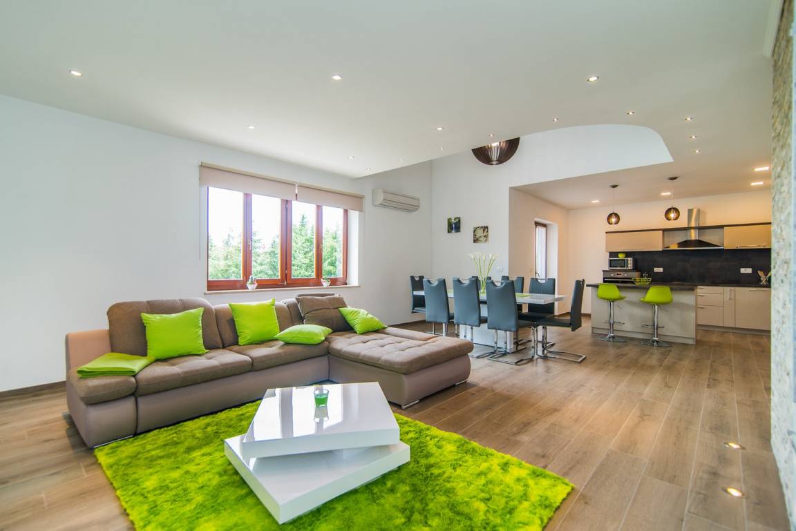 135 M² Apartment ∙ 3 Bedrooms ∙ 8 Guests - Poreč