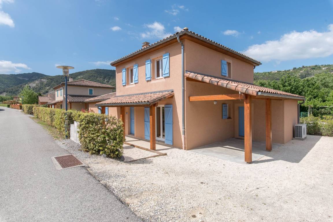Villa ∙ 5 Schlafzimmer ∙ 3 Gäste - Sampzon