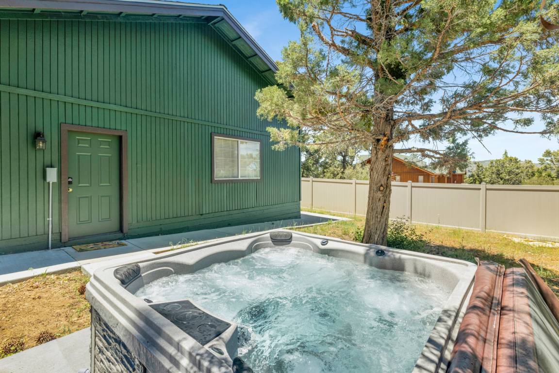 199 M² Cabin ∙ 4 Bedrooms ∙ 10 Guests - Big Bear, CA