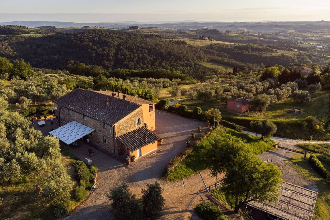 500 M² Villa ∙ 6 Bedrooms ∙ 11 Guests - Empoli