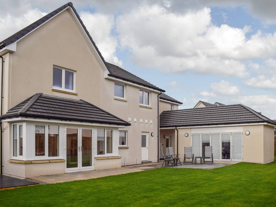 Cottage ∙ 5 Bedrooms ∙ 10 Guests - Dundee
