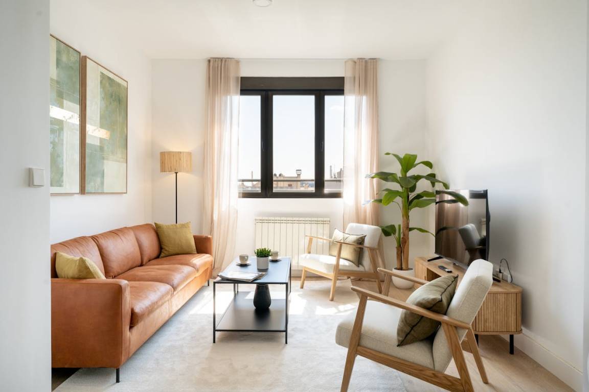 101 M² Apartamento ∙ 3 Habitaciones ∙ 3 Huéspedes - Alcorcón
