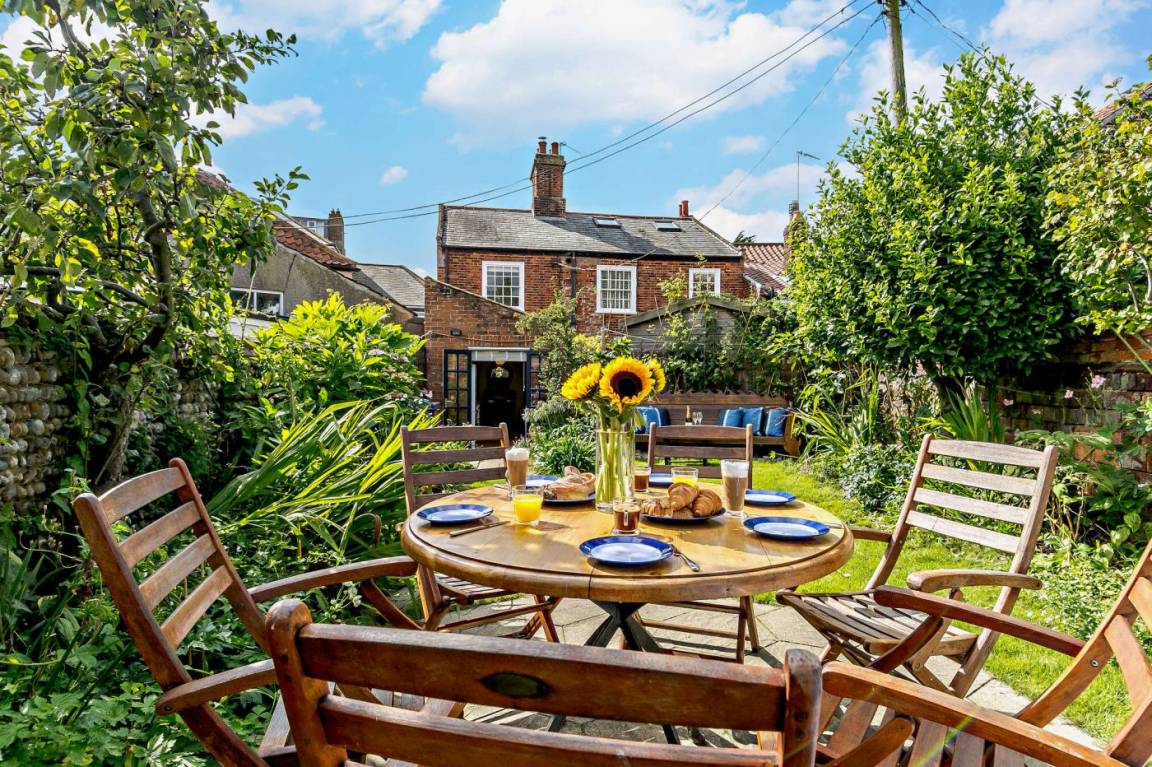 Cottage ∙ 3 Bedrooms ∙ 6 Guests - Southwold