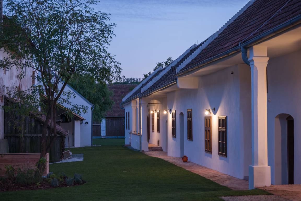 70 M² Ferienwohnung ∙ 1 Schlafzimmer ∙ 5 Gäste - Lutzmannsburg