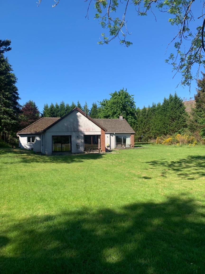 110 M² Cottage ∙ 2 Bedrooms ∙ 5 Guests - Loch Garry