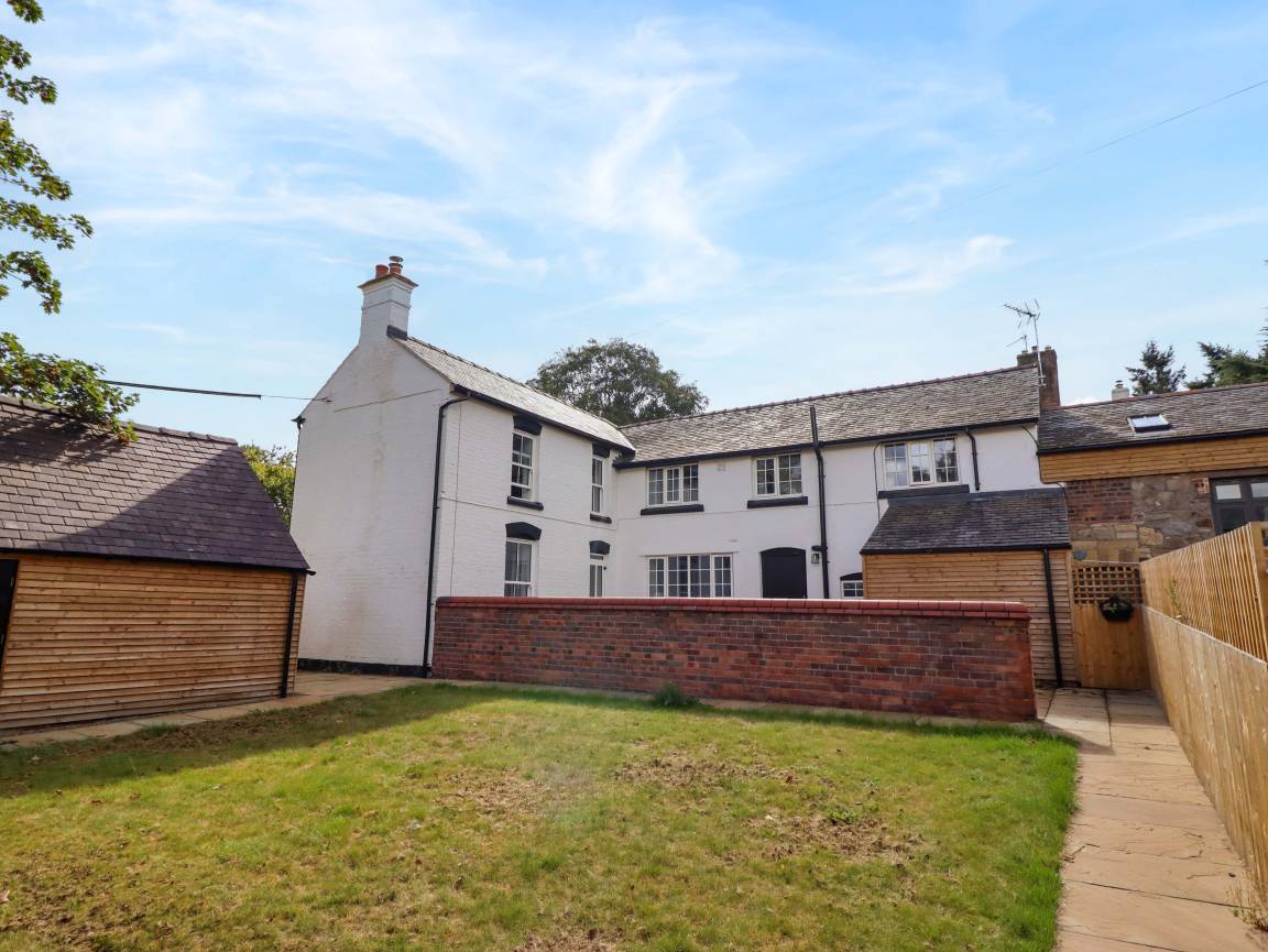 Cottage ∙ 4 Bedrooms ∙ 8 Guests - Oswestry