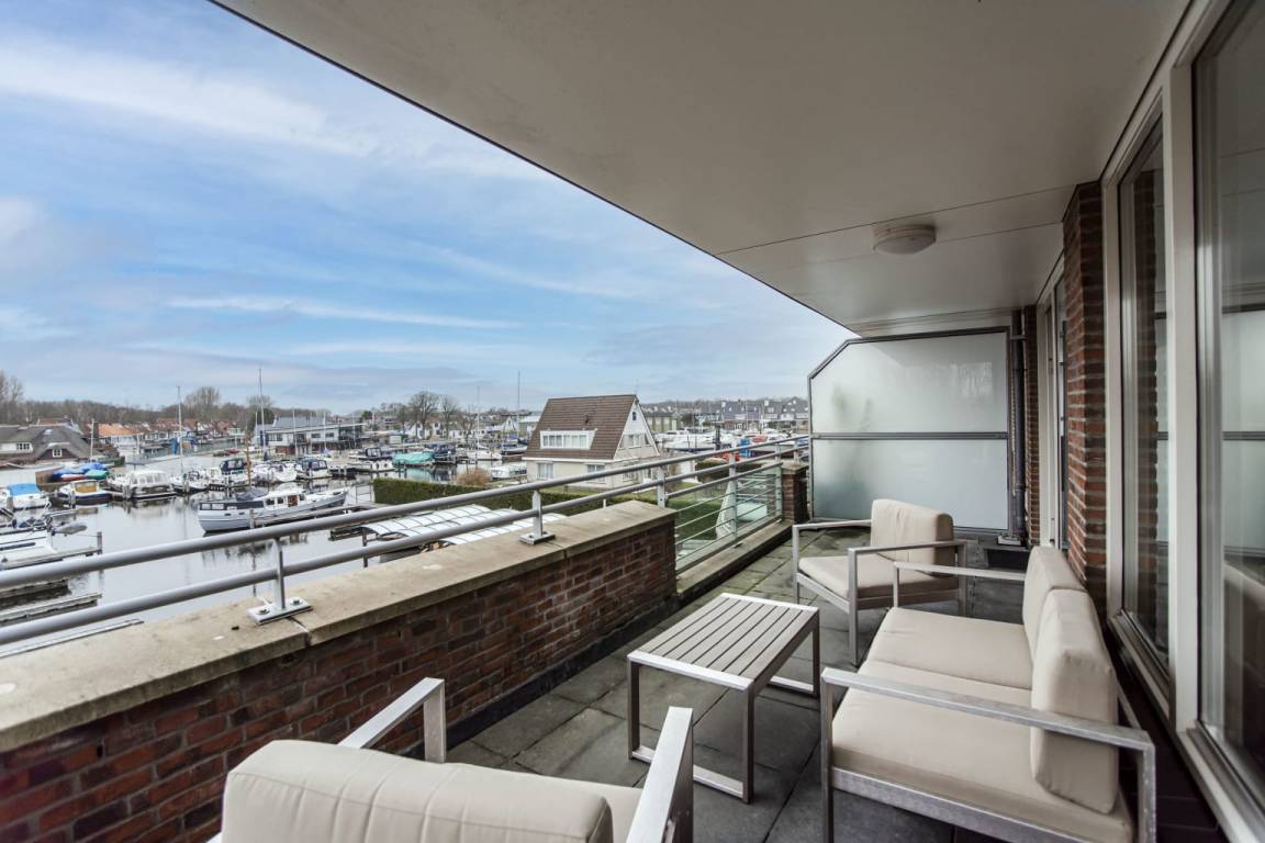 70 M² Apartamento ∙ 1 Habitación ∙ 4 Huéspedes - Voorschoten