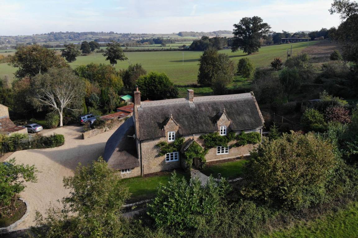 Cottage ∙ 4 Bedrooms ∙ 8 Guests - Dorset