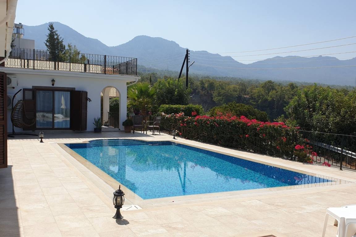 150 M² Villa ∙ 4 Bedrooms ∙ 9 Guests - Girne