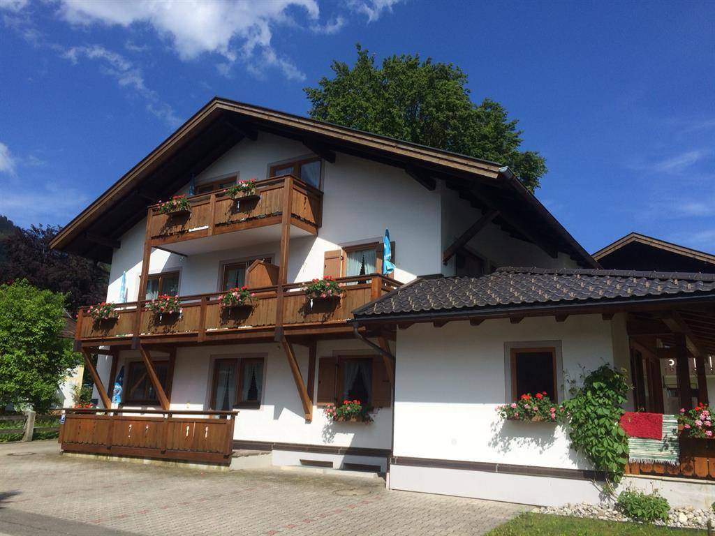 60 M² Apartment ∙ 2 Bedrooms ∙ 4 Guests - Oberammergau