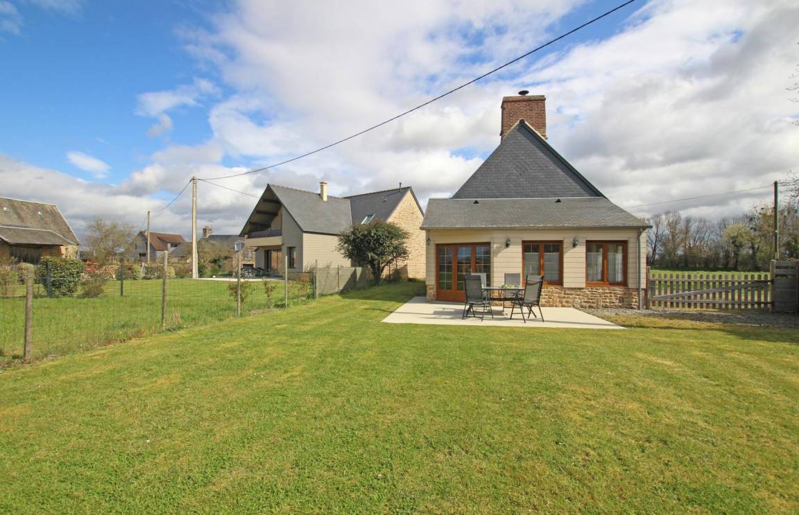 109 M² Gîte ∙ 3 Chambres ∙ 8 Personnes - Ducey