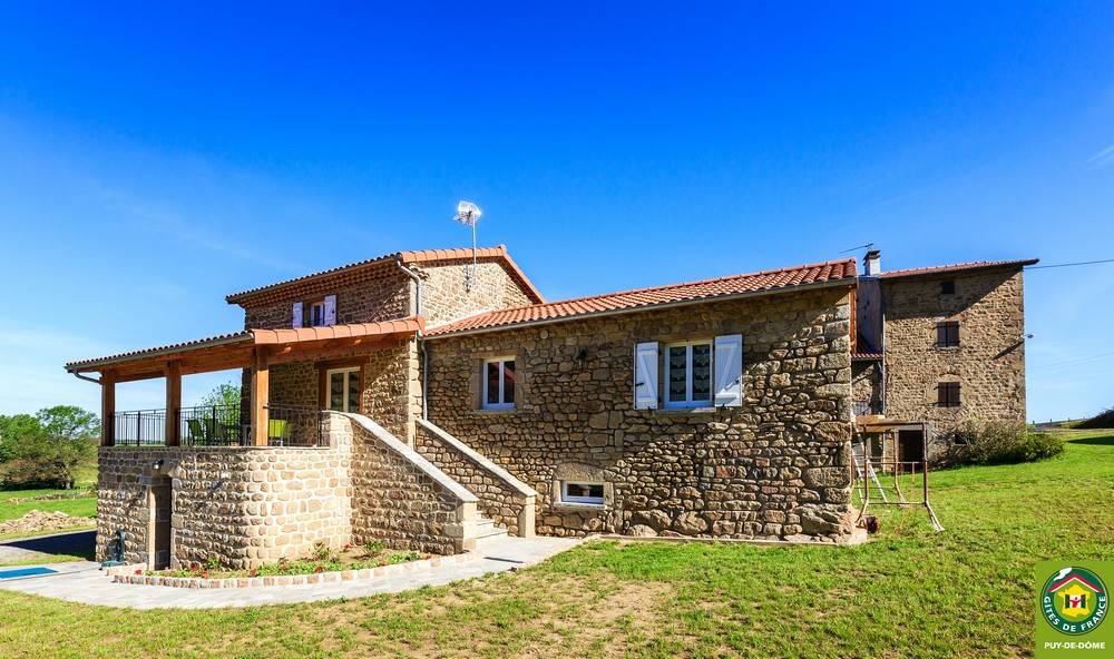 79 M² Gîte ∙ 3 Chambres ∙ 4 Personnes - Auvergne