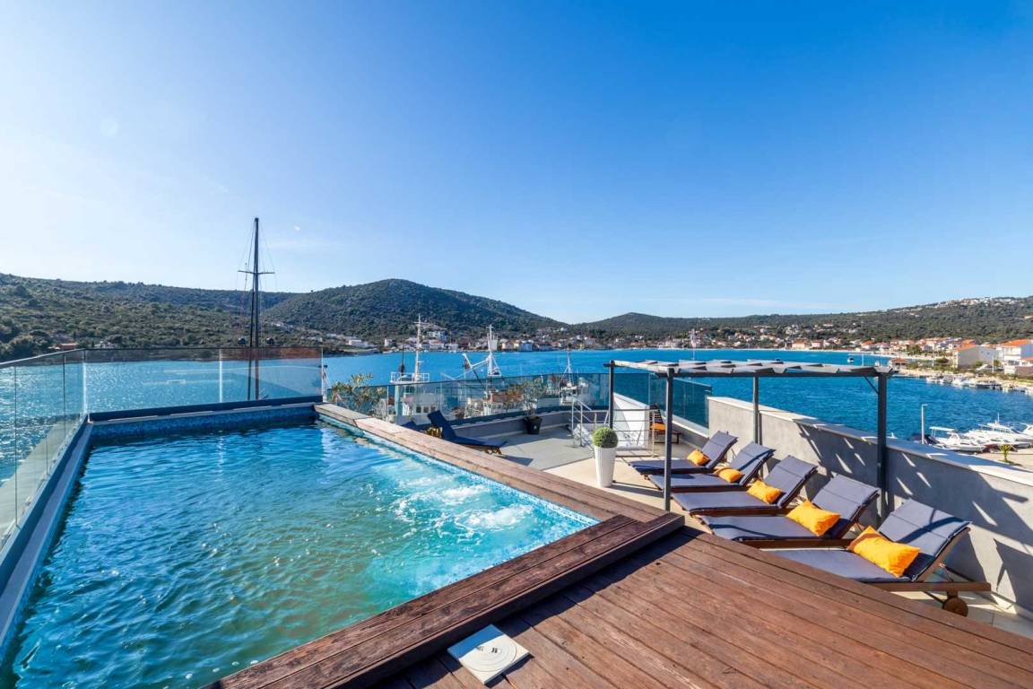 330 M² Villa ∙ 5 Schlafzimmer ∙ 10 Gäste - Seget Vranjica